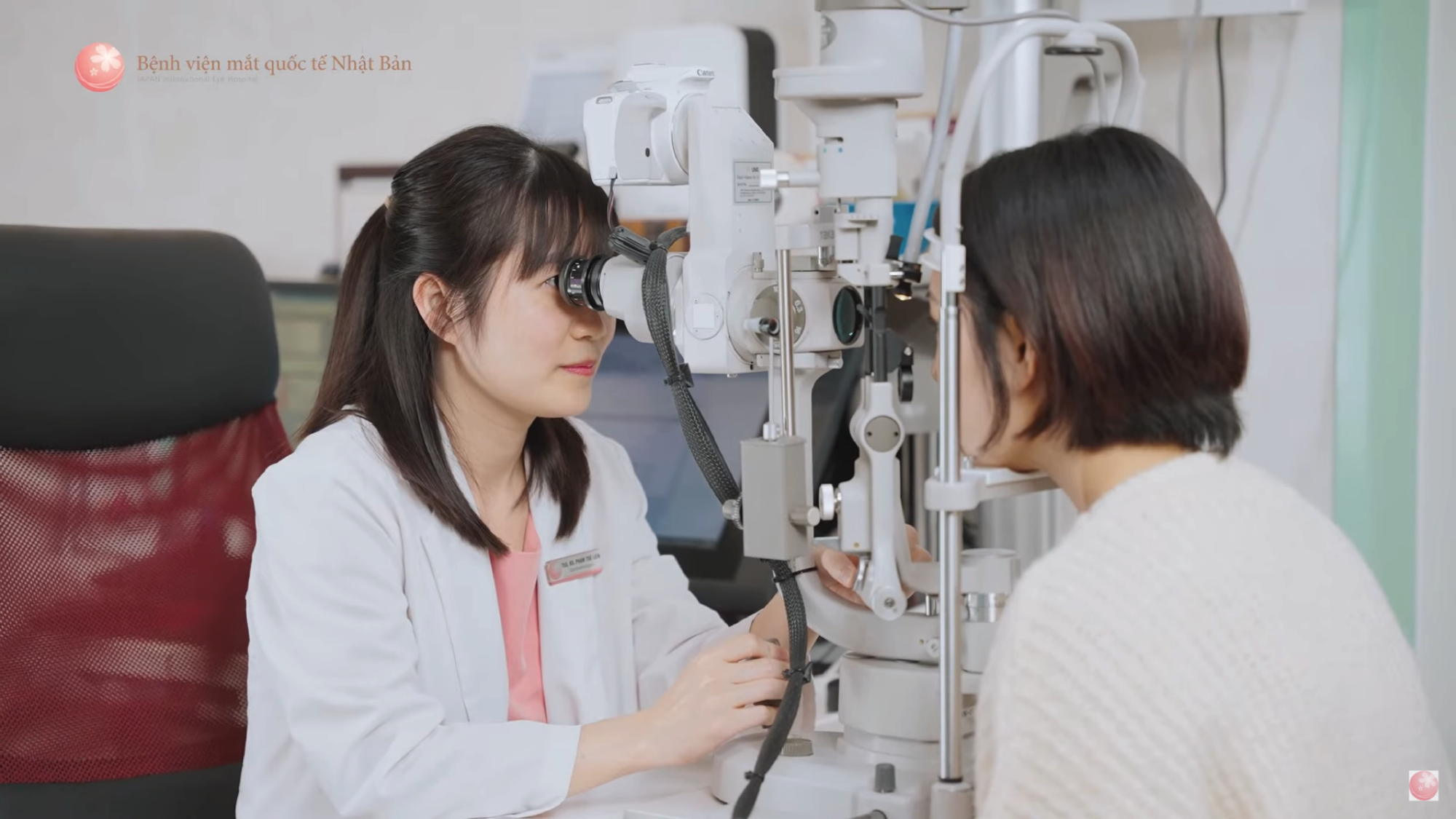 Hành trình theo đuổi sự trọn vẹn của Vũ Thanh Vân | Bệnh viện mắt quốc tế Nhật Bản